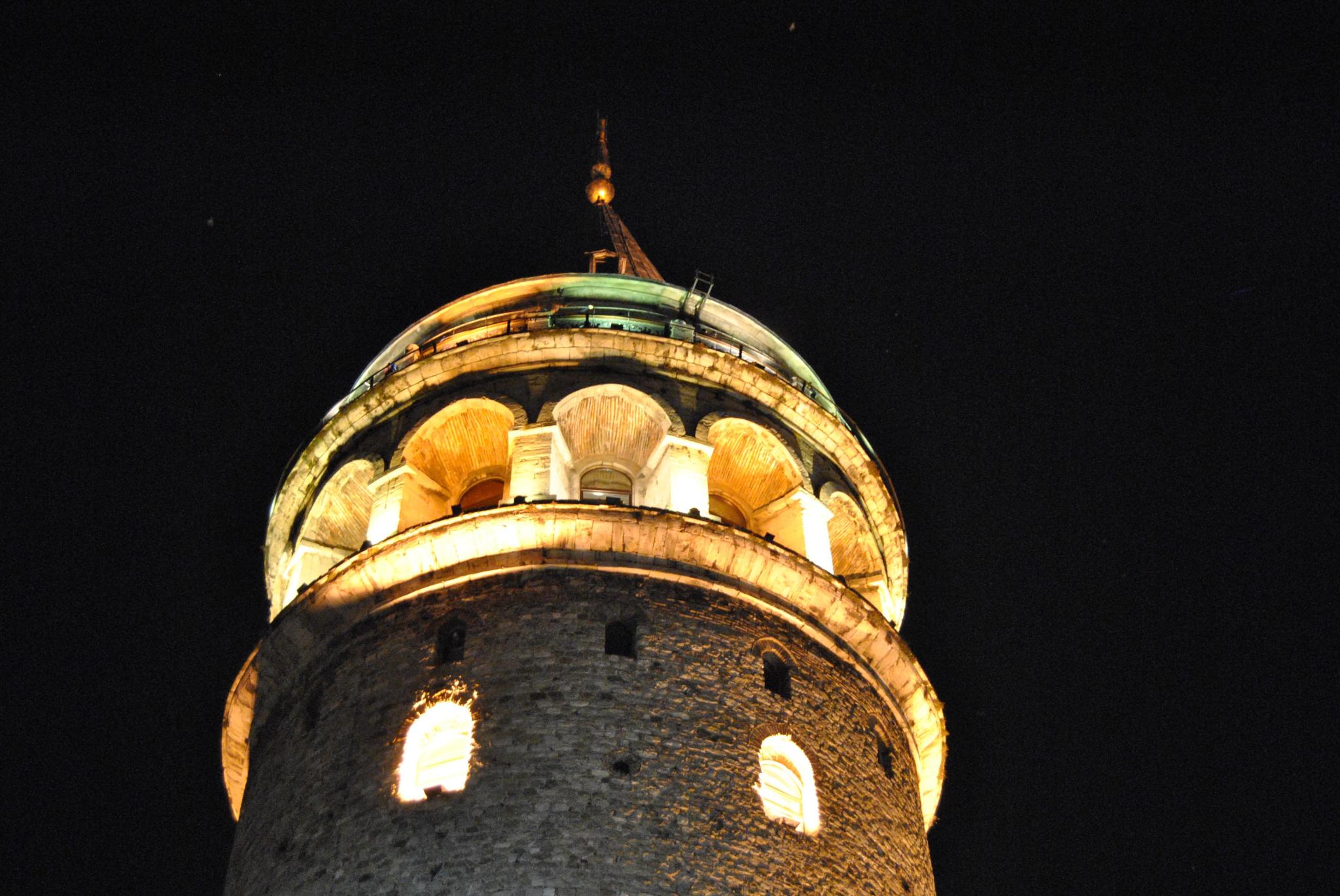 İstanbul'un Tarihi Sembolü: Galata Kulesi : Ahalim